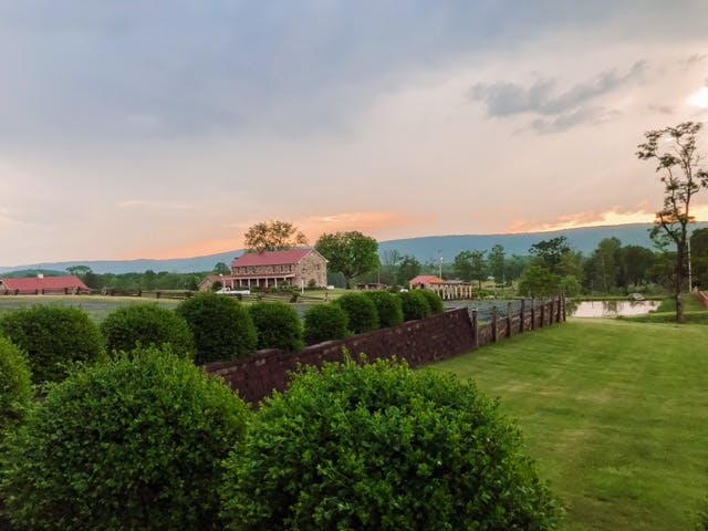 Puesta Del Sol Farm | Hampshire County Venue | PartySlate