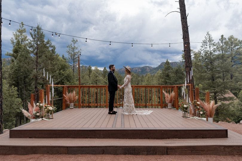 Creekside Cabins And Tavern | Payson Venue | PartySlate