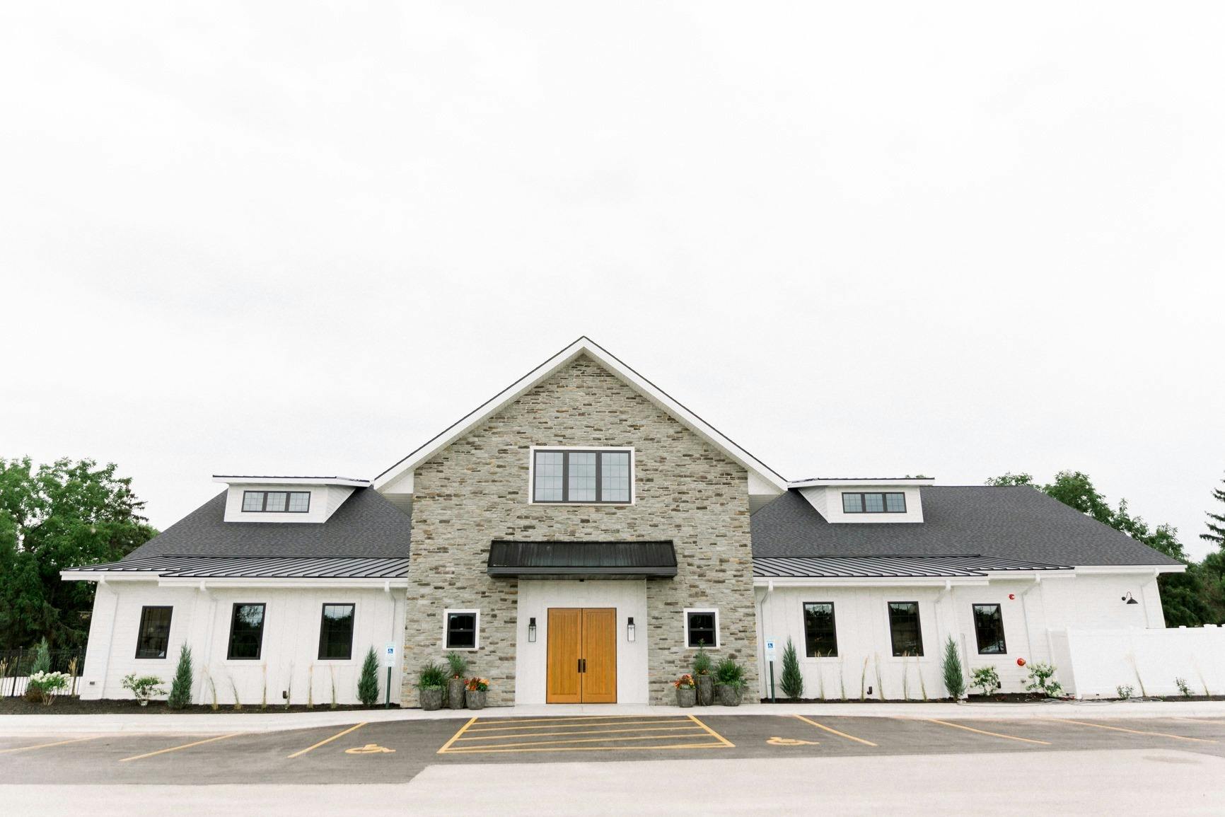 Ledgecrest Reserve | De Pere Venue | All Photo Albums | PartySlate