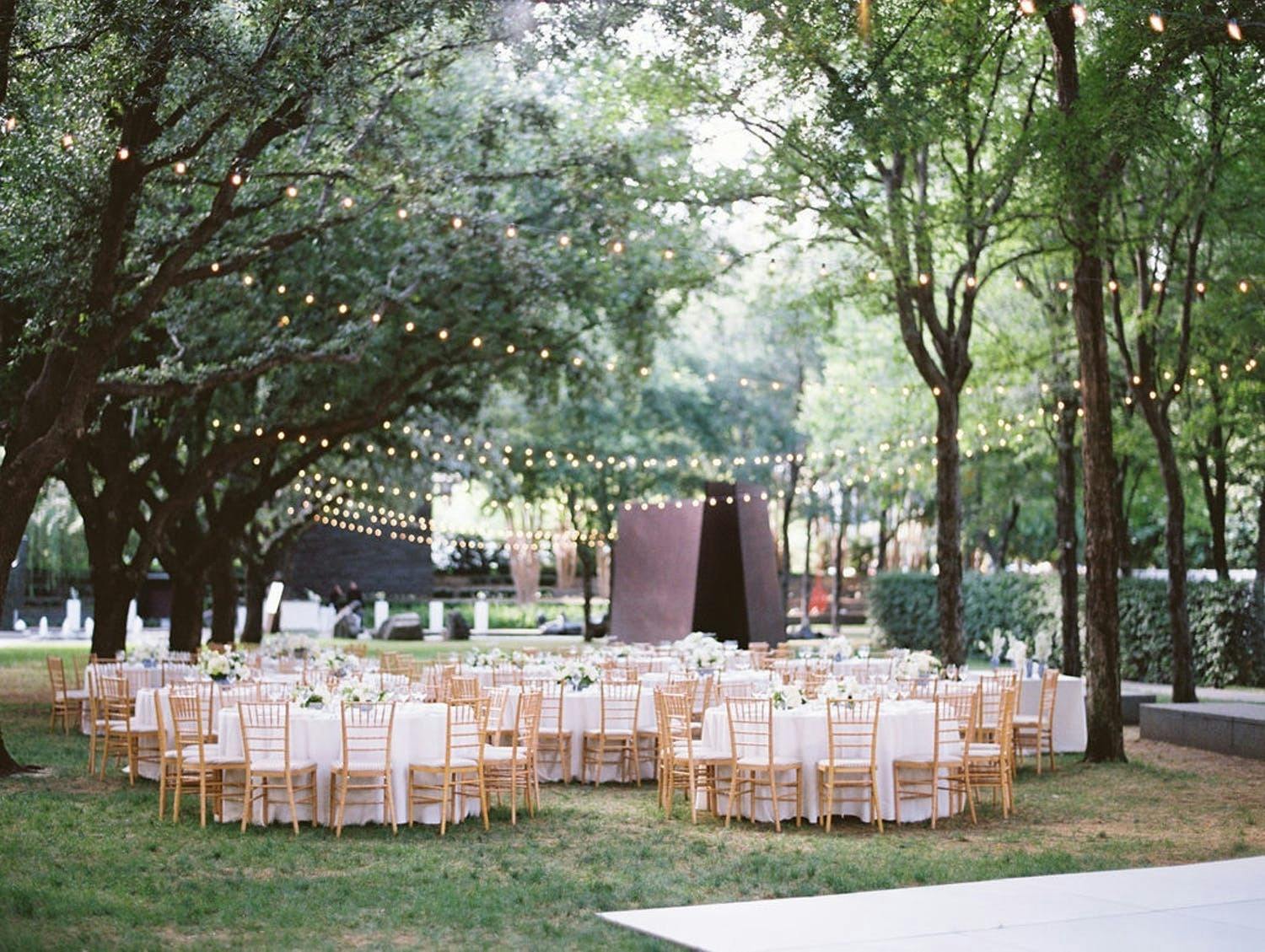 AM Linen Rental | Dallas Rentals | PartySlate