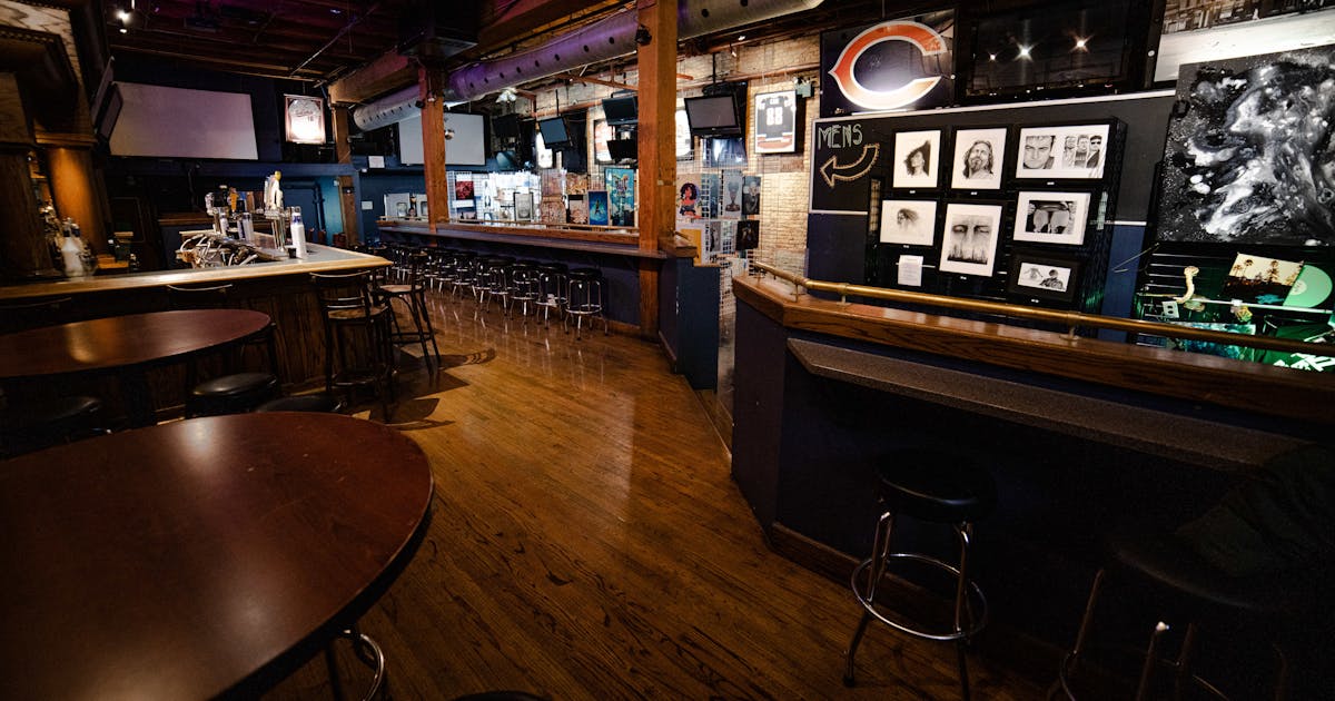 Cubby Bear Chicago Venue All Photo Albums 56 Photos On Partyslate
