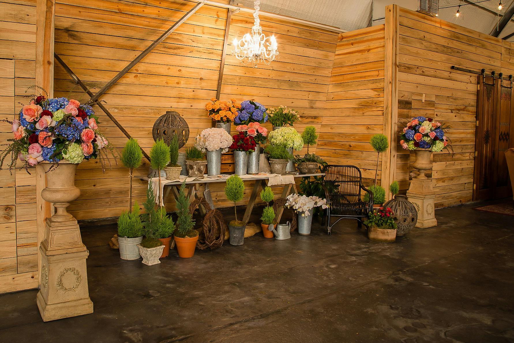 Corporate Event Decor & Floral Ideas | PartySlate