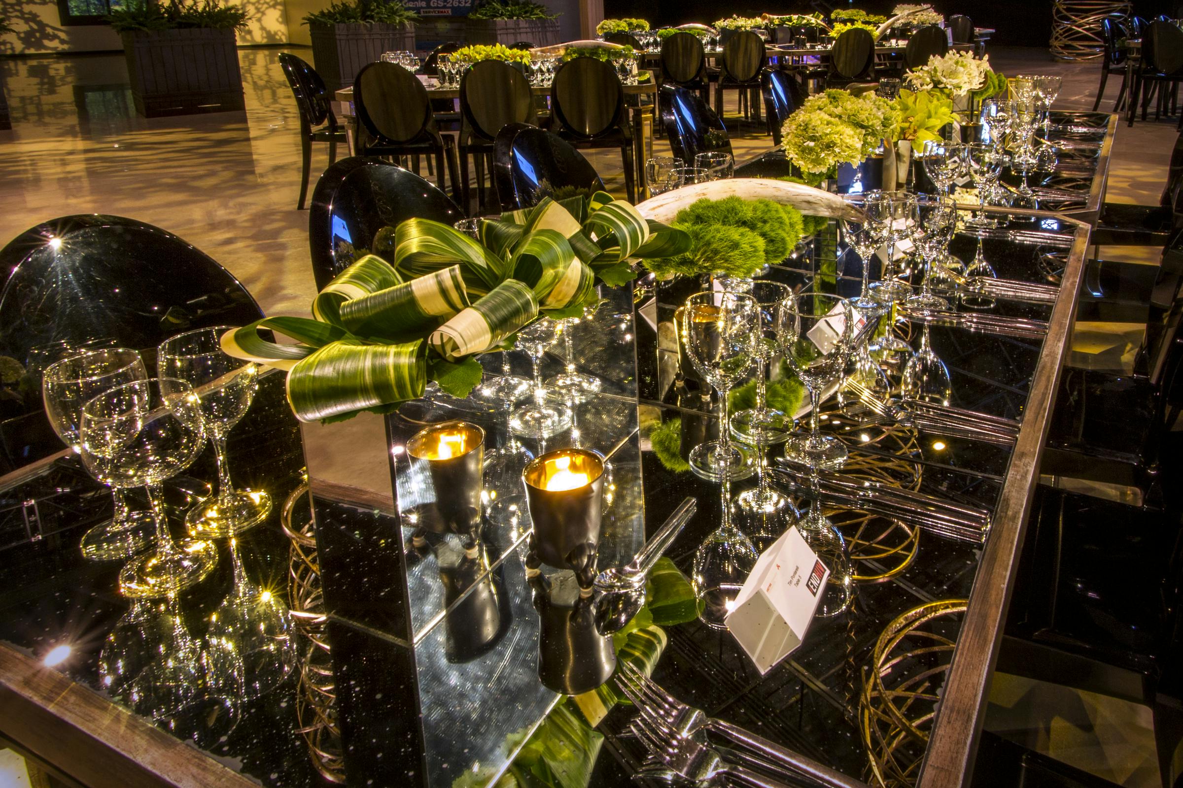 Fundraiser Centerpieces & Tablescapes Ideas | PartySlate