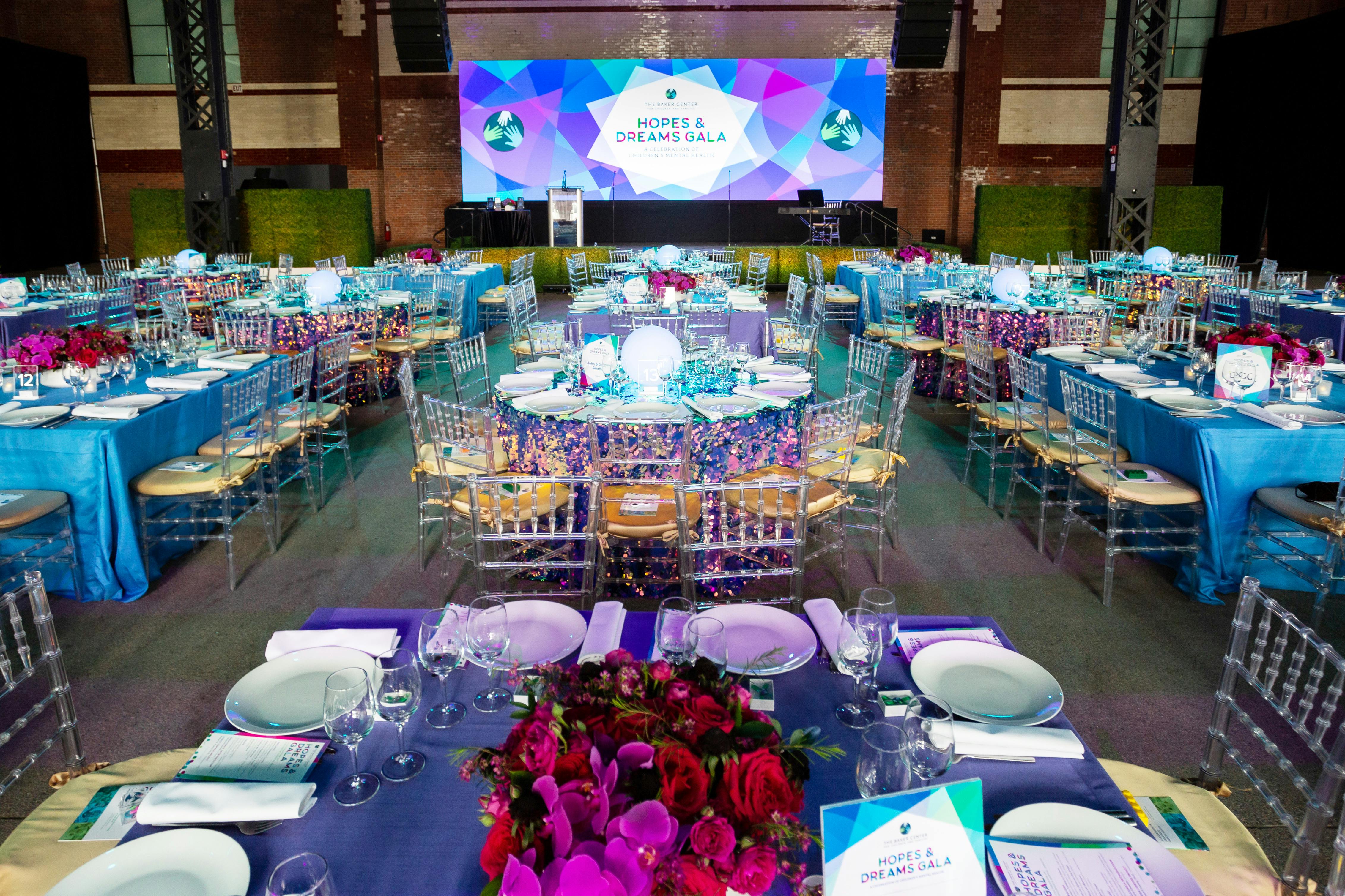 Fundraiser Centerpieces & Tablescapes Ideas | PartySlate