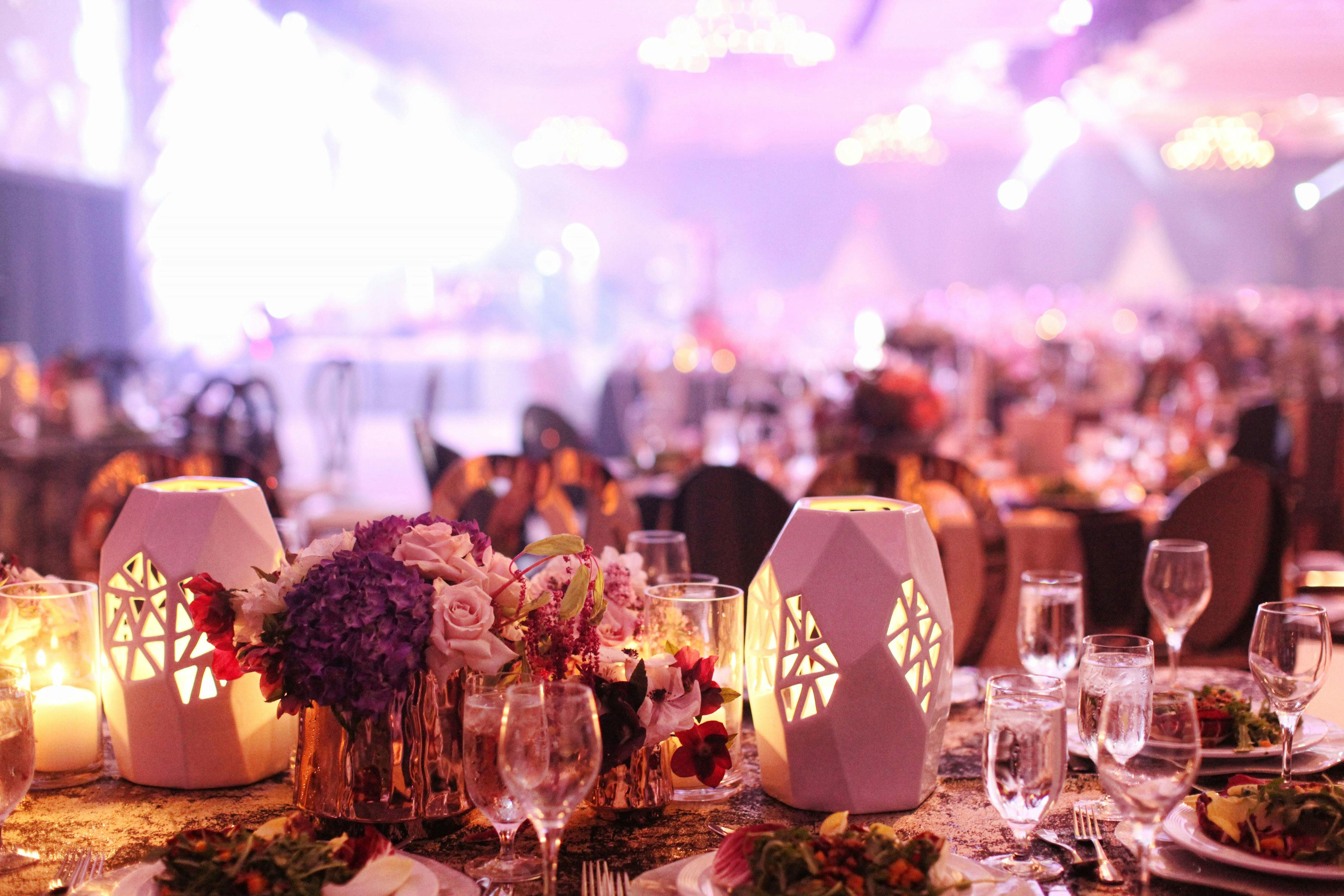 Fundraiser Centerpieces & Tablescapes Ideas | PartySlate