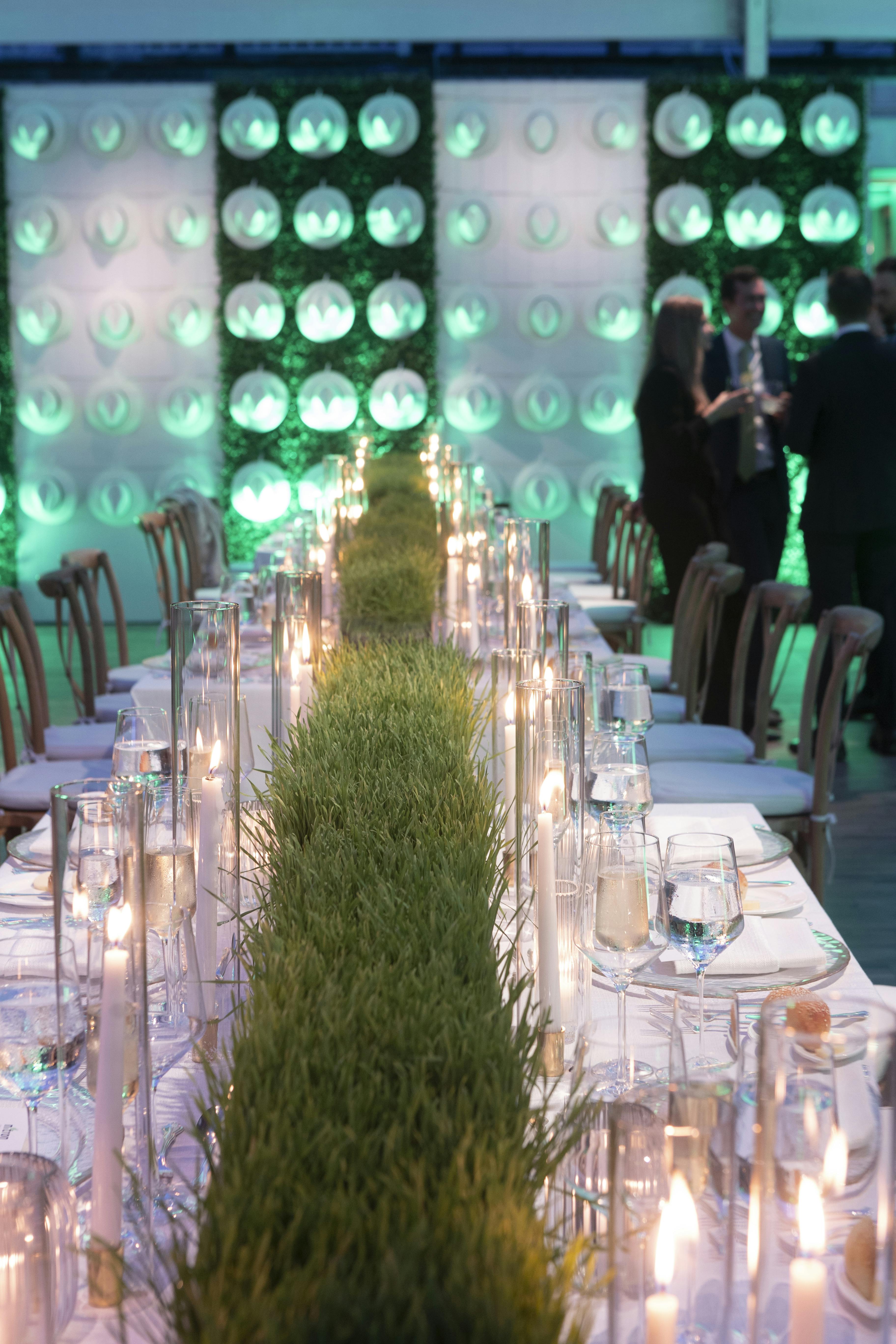 Corporate Event Centerpieces & Tablescapes Ideas | PartySlate