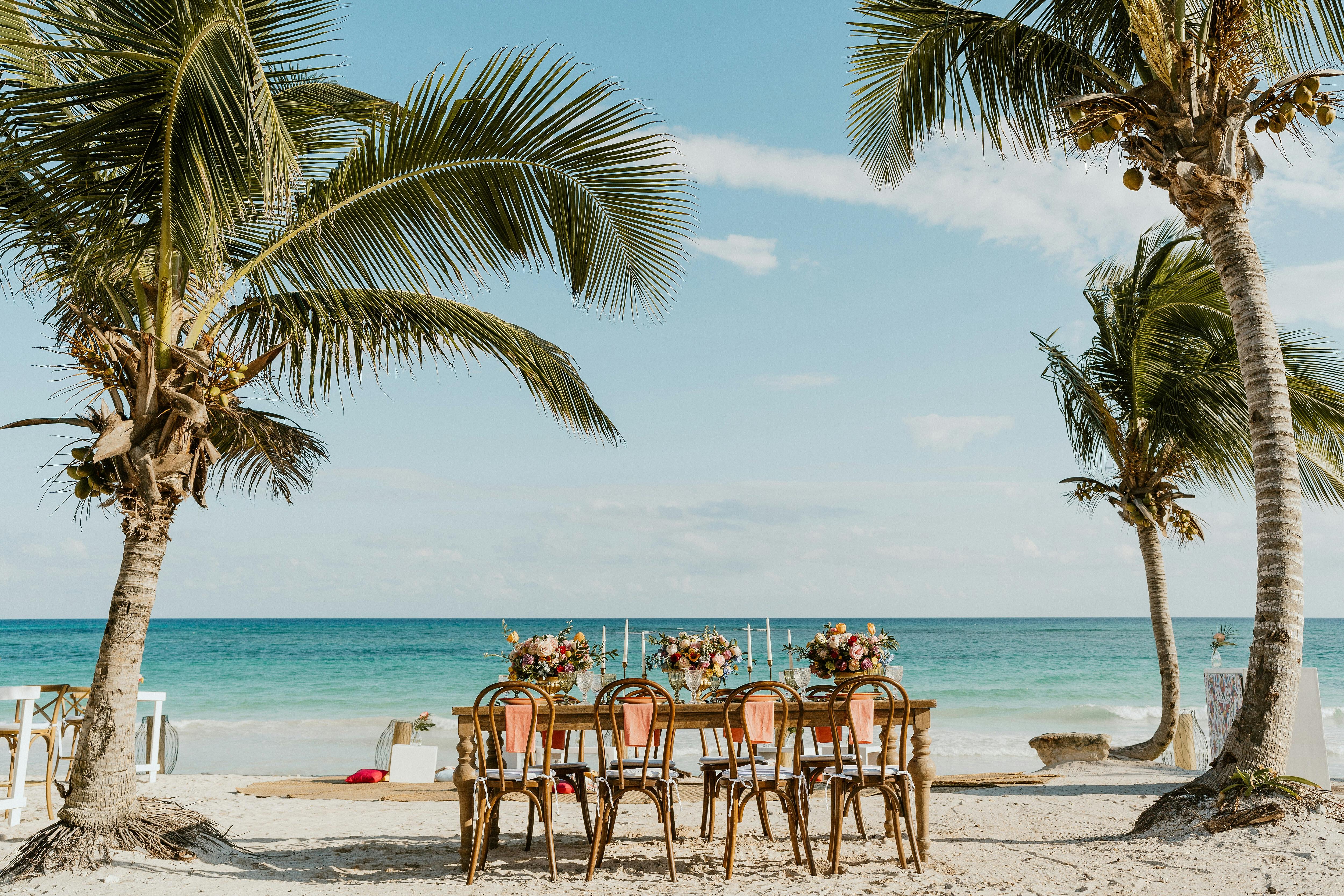 Corporate Event Centerpieces & Tablescapes Ideas | PartySlate