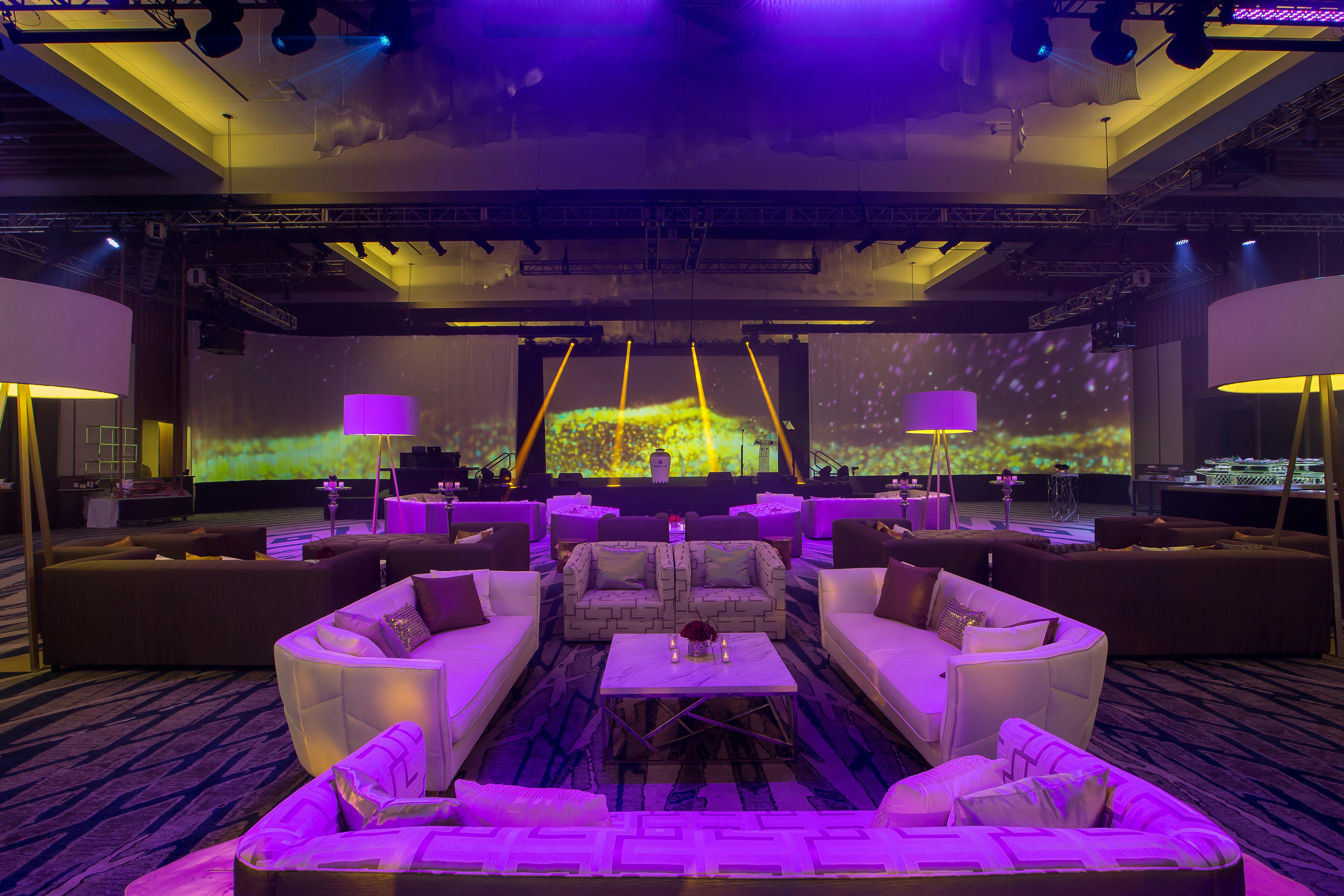 Corporate Event Decor & Floral Ideas | PartySlate