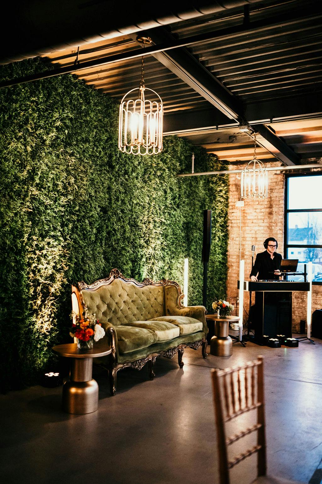 photo-baa9878f-3e27-4f21-a9ad-a99f917c6782.jpeg?ixlib=rails-2.1.4&w ...