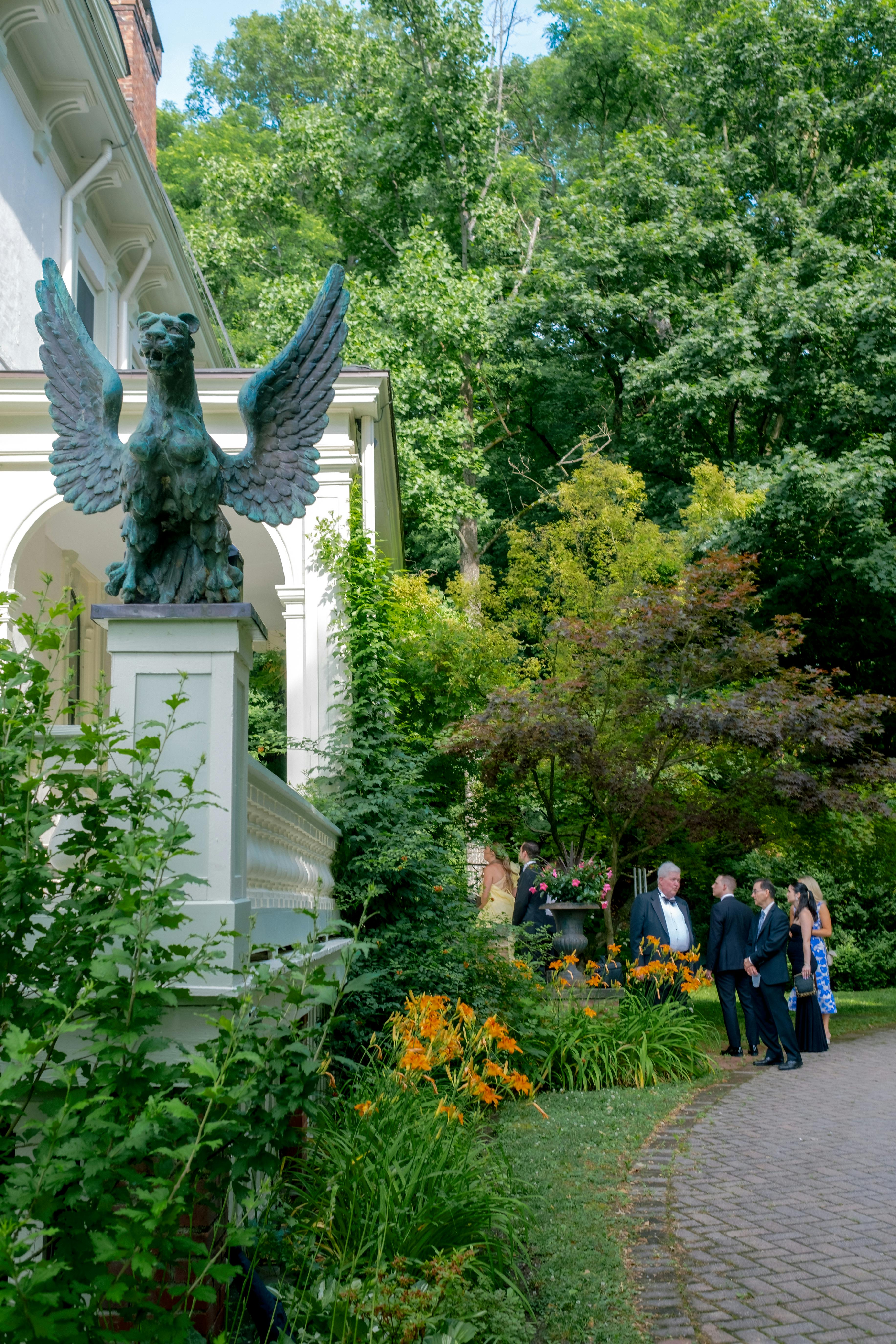 photo-d606d7cf-bda5-41d8-b08e-db230cb7e72d.jpeg?ixlib=rails-2.1.4&w ...