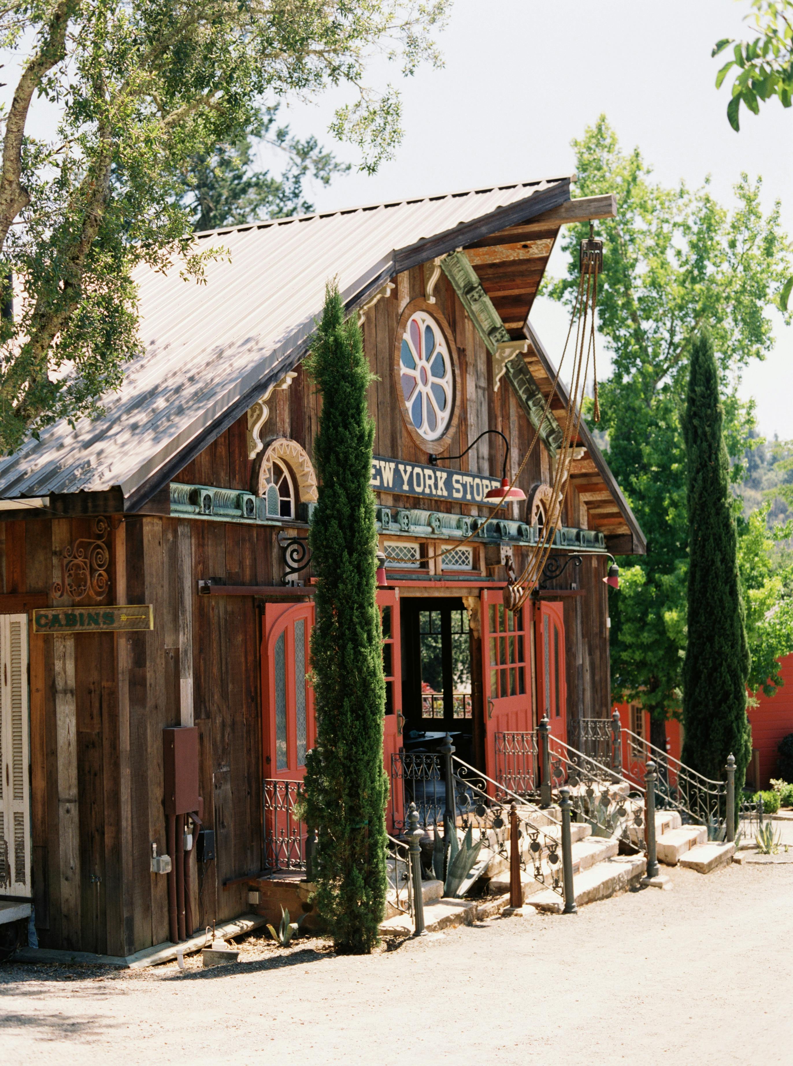 photo-ee2aa9ed-82d8-4384-8eff-9508cb1aad57.jpeg?ixlib=rails-2.1.4&w ...