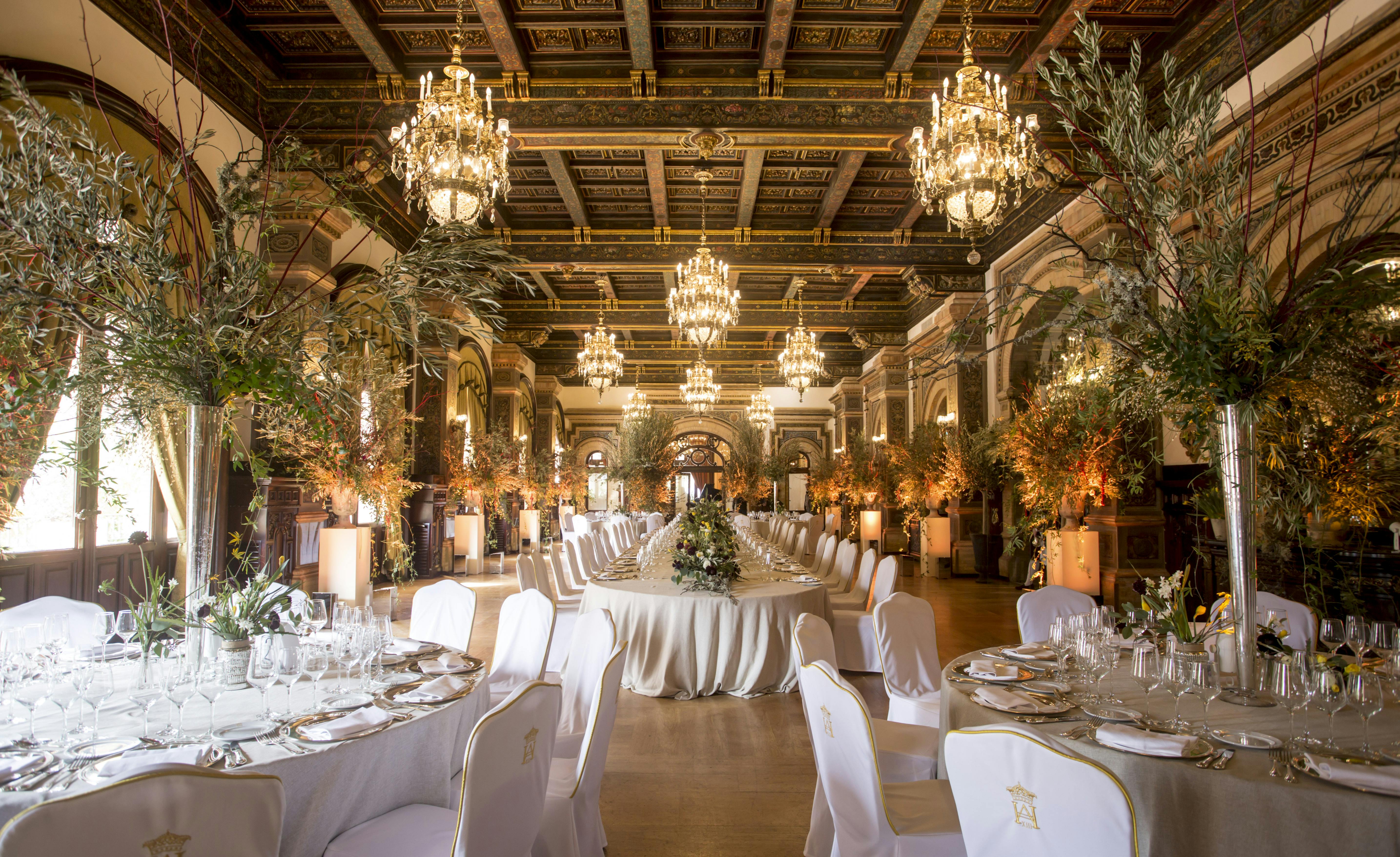 Corporate Event Centerpieces & Tablescapes Ideas | PartySlate