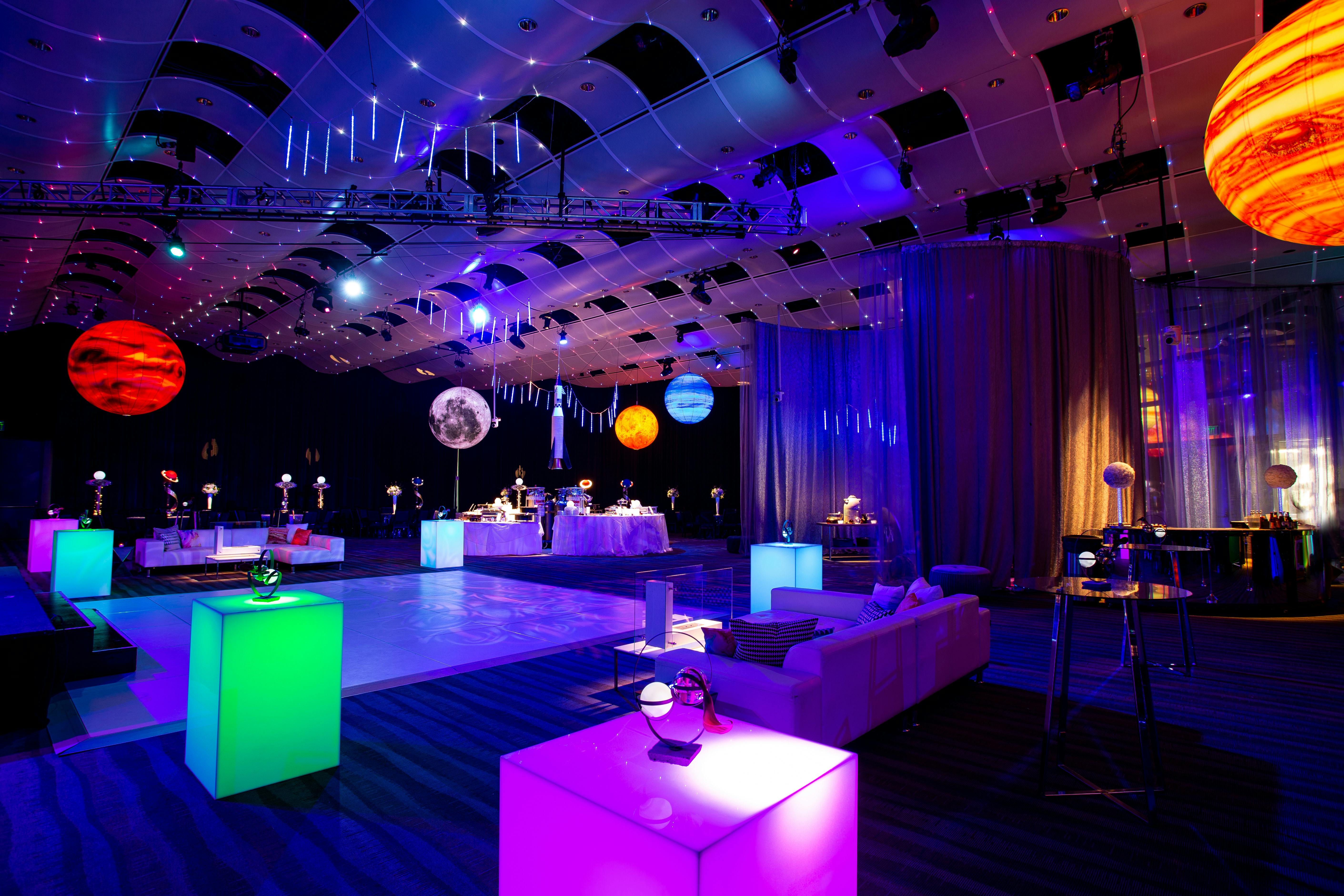 Corporate Event Decor & Floral Ideas | PartySlate