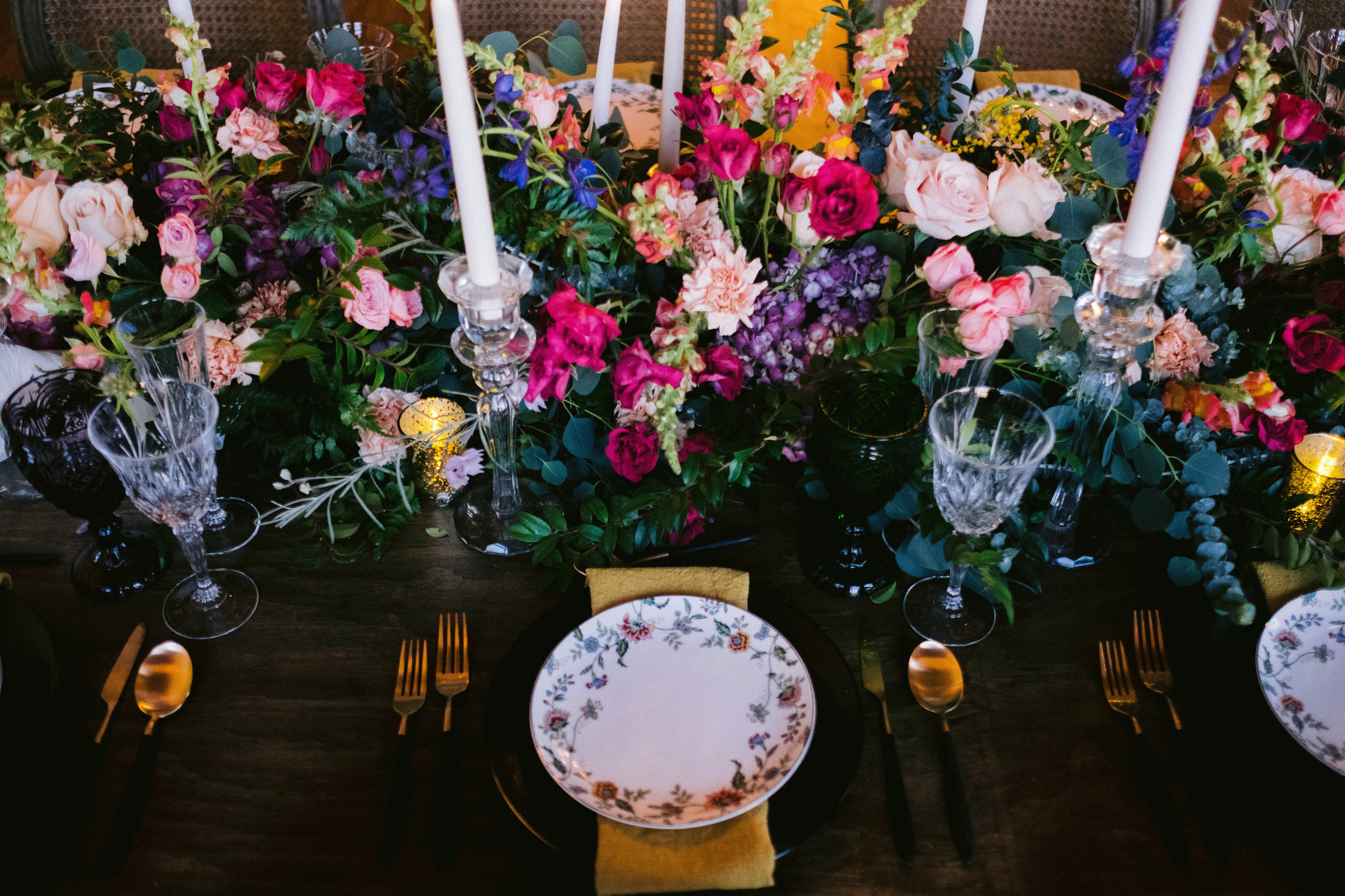 Corporate Event Centerpieces & Tablescapes Ideas | PartySlate