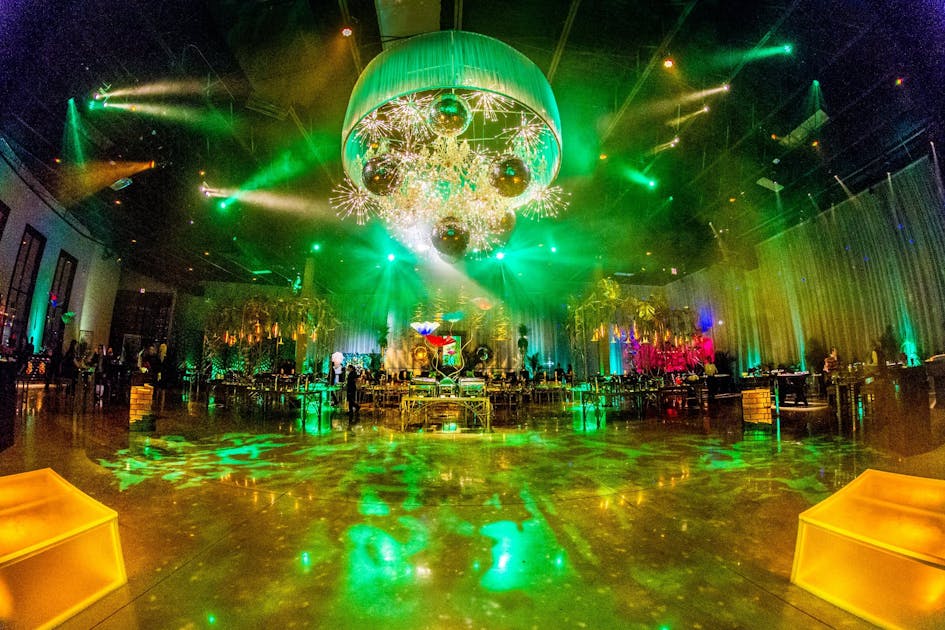 14 Top Corporate Holiday Party Venues in Chicago for Festive Fun ...