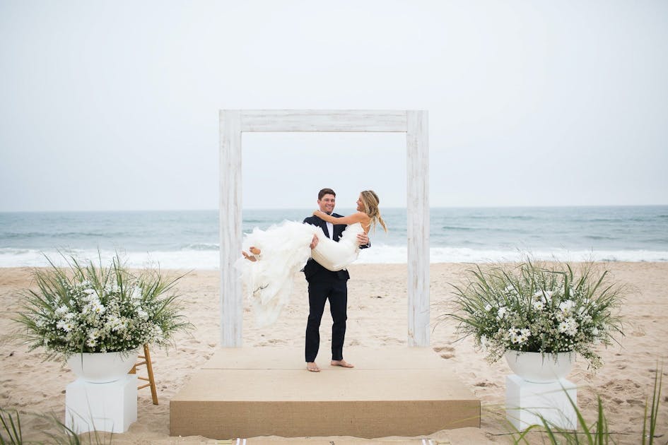 8 Hamptons Wedding Venues for a Coastal Chic Celebration - PartySlate